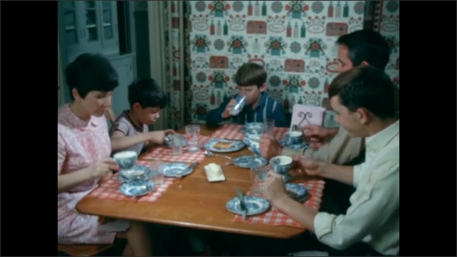 1950s: Family sitting around the table, eating breakfast. – Archival ...